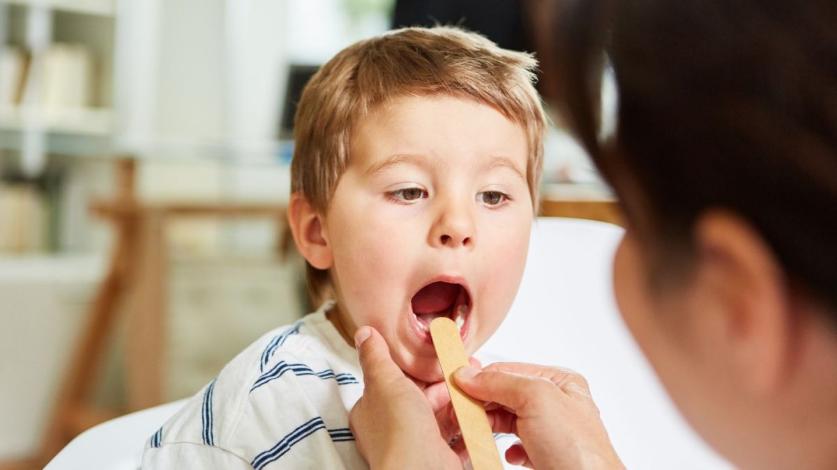 How to Identify Tonsillitis Symptoms in Kids Early and Effectively